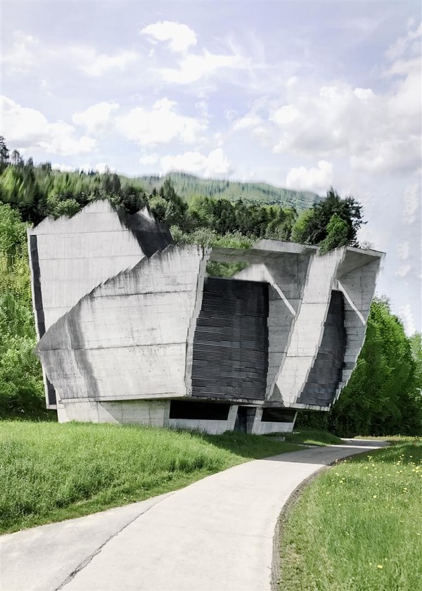 Photo Exhibition ‘Spaceless’